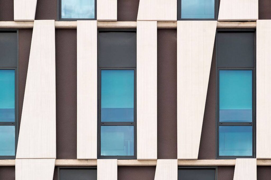 FACHADAS QUE INSPIRAN Y RESPIRAN: ARQUITECTURA HOSPITALARIA CENTRADA EN ...